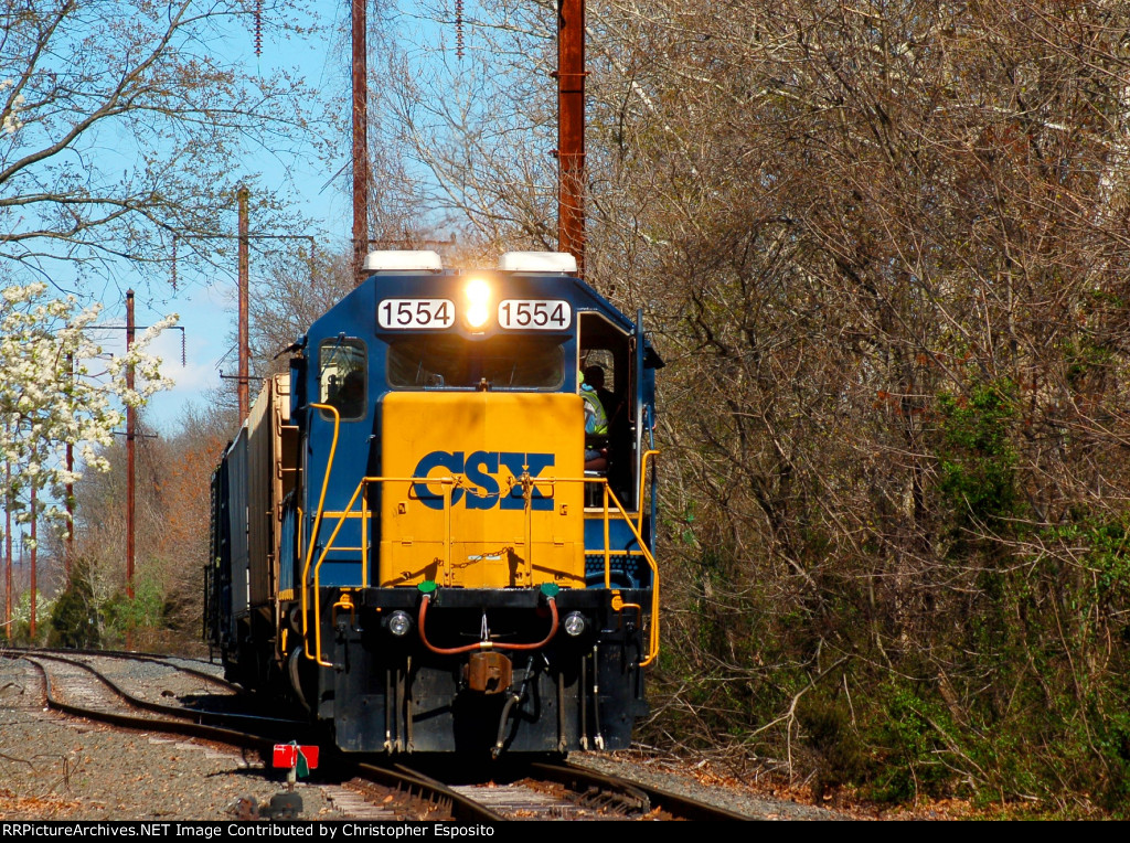 CSX GP15-1 1554 leads SA2 on the Amboy Secondary